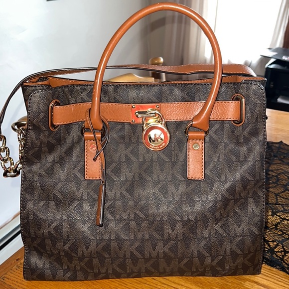 Michael Kors | Bags | Certified Michael Kors Lock And Key Large Tote ...